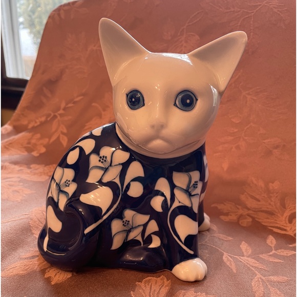 Gallo Design | Art | Gallo Design Camelia Blue White Hand Painted Cat ...